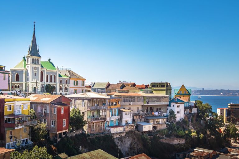 Valparaíso: un affascinante intreccio di colore, arte e storia sulle ...